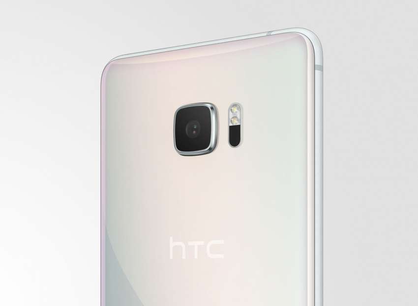 HTC chooses "U" for phones starting with Ultra, Play – Pickr