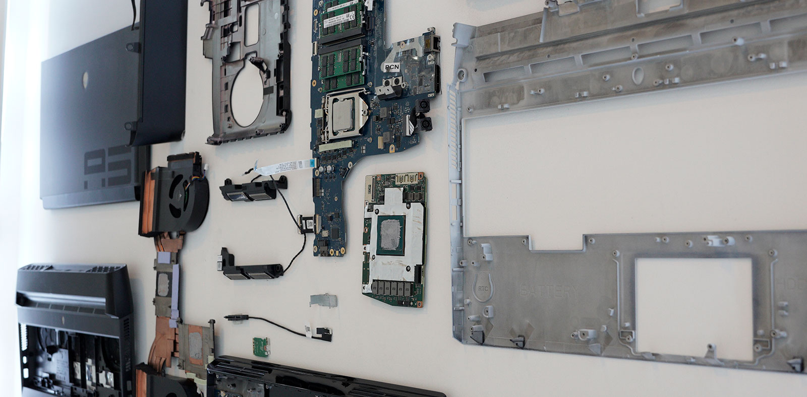 Alienware's Area 51m gives laptops an upgrade path – Pickr