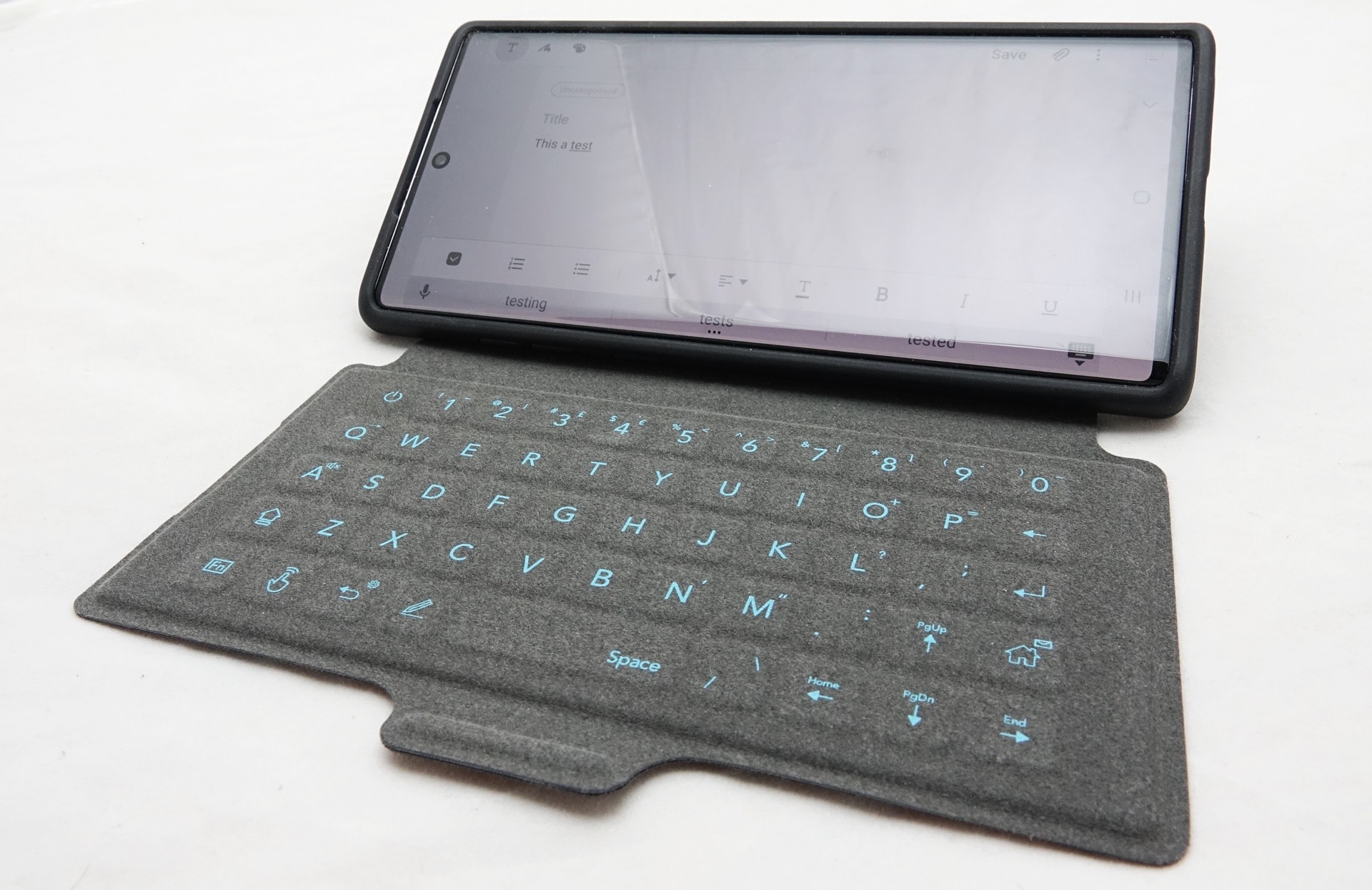 Tech21's keyboard phone case is out, we go hands-on – Pickr