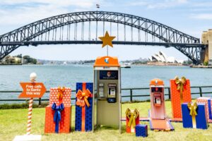 Telstra switches on free calls to Santa on payphones – Pickr