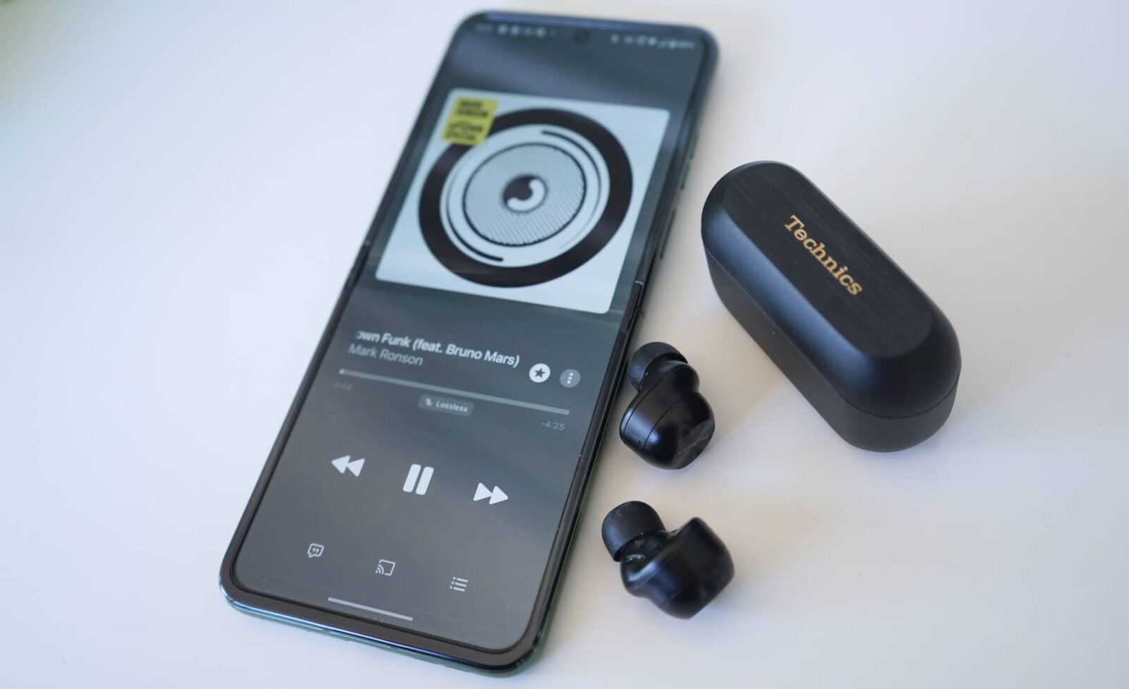 Technics AZ100 review – Pickr